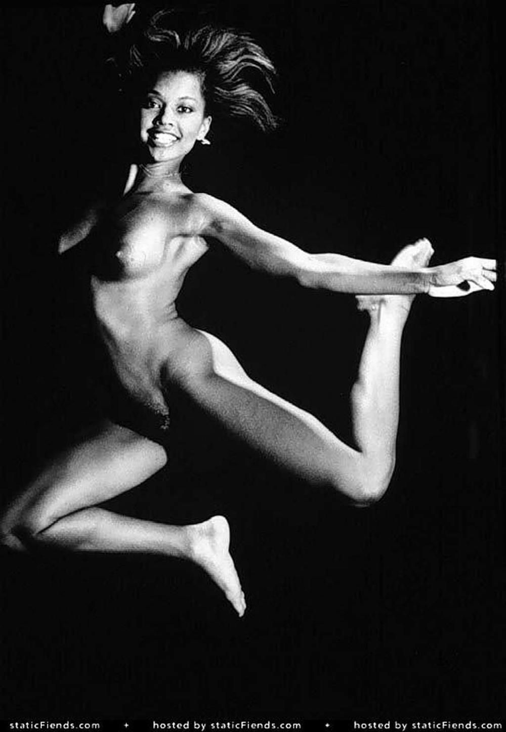 This Day In Skinstory Vanessa Williams Resigns As Miss America July 23 1984 Pics