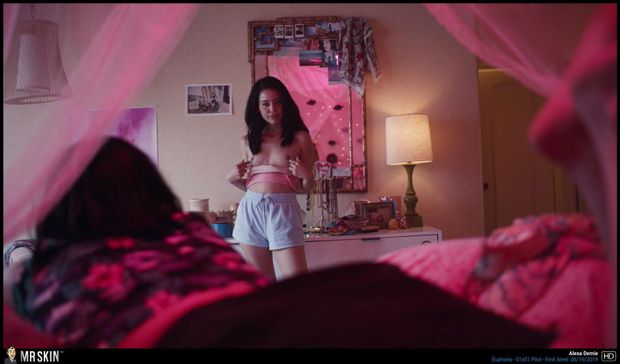 Tv Nudity Report Euphoria Too Old To Die Young Vida Jett Strange