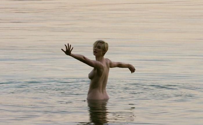 Elizabeth Debicki Dons Dianas Sexy Revenge Dress On The Crown